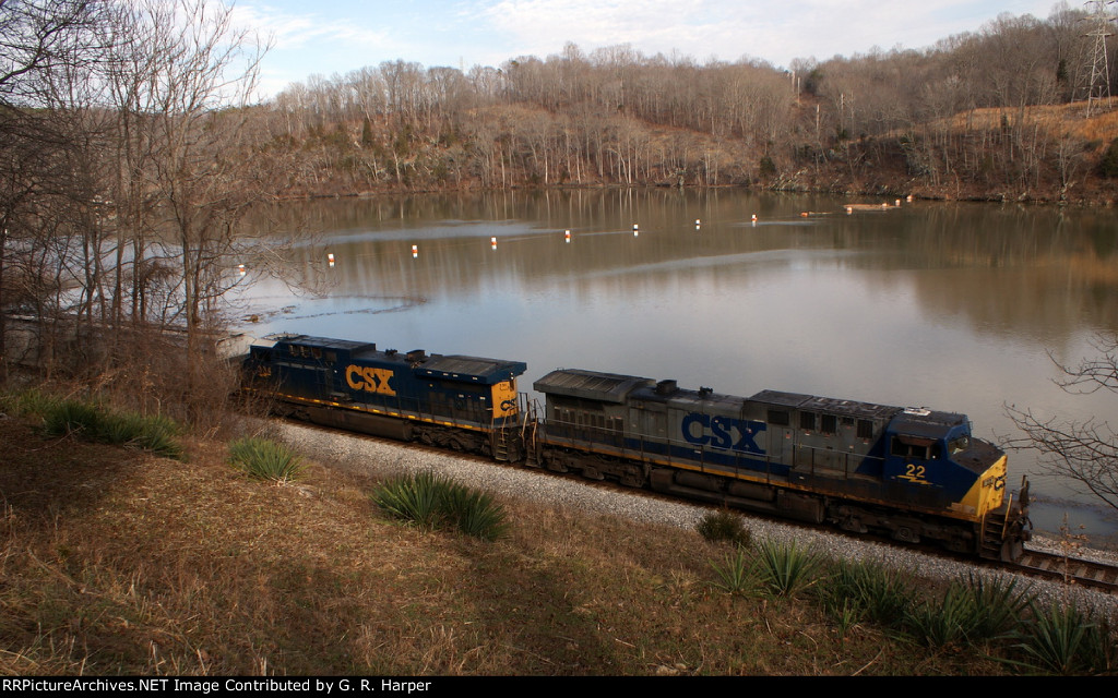 CSXT 22 eastbound from the backyard